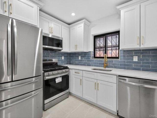 house with 3 bedroom, Saint Albans NY ES103619651