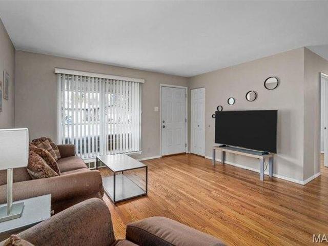house with 3 bedroom, Saint Louis MO ES103500609