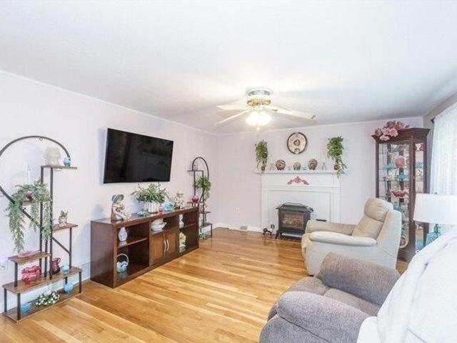 house with 3 bedroom, Salisbury MA DLS103100989