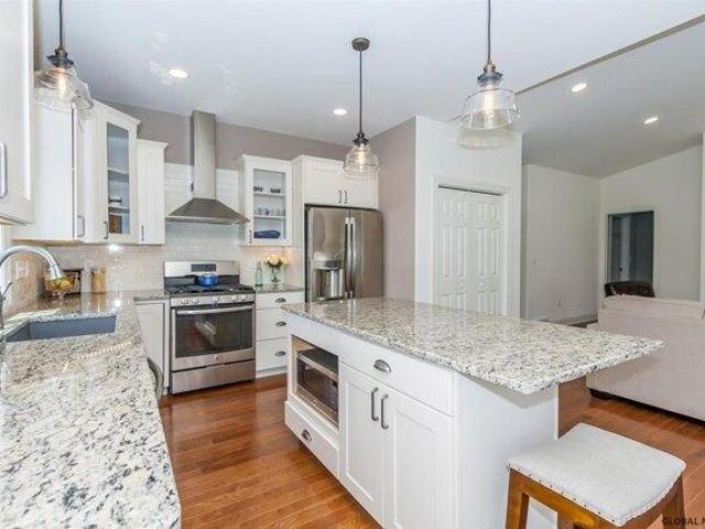house with 3 bedroom, Saratoga Springs NY DS103601439