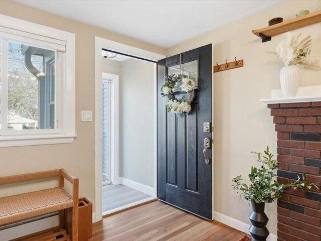 house with 3 bedroom, Saugus MA DLS102409833