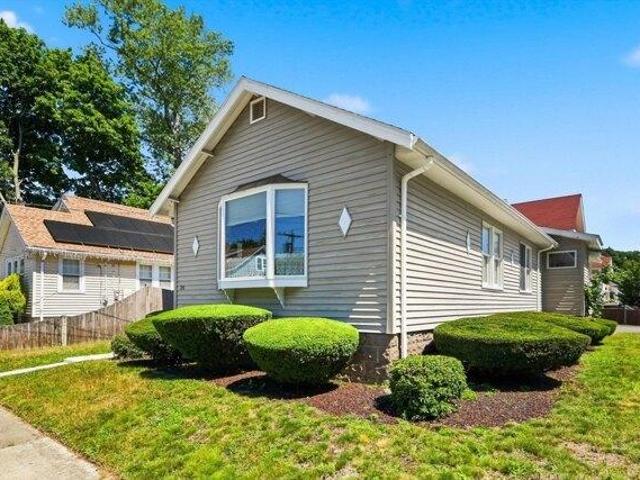 house with 3 bedroom, Saugus MA ES105060035