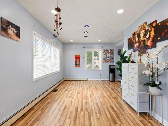 house with 3 bedroom, Saugus MA ES105082020