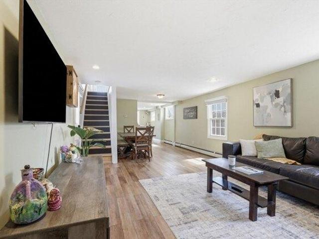 house with 3 bedroom, Saugus MA ES105082081