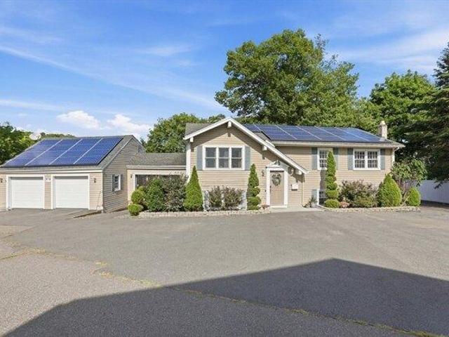 house with 3 bedroom, Saugus MA ES105109212