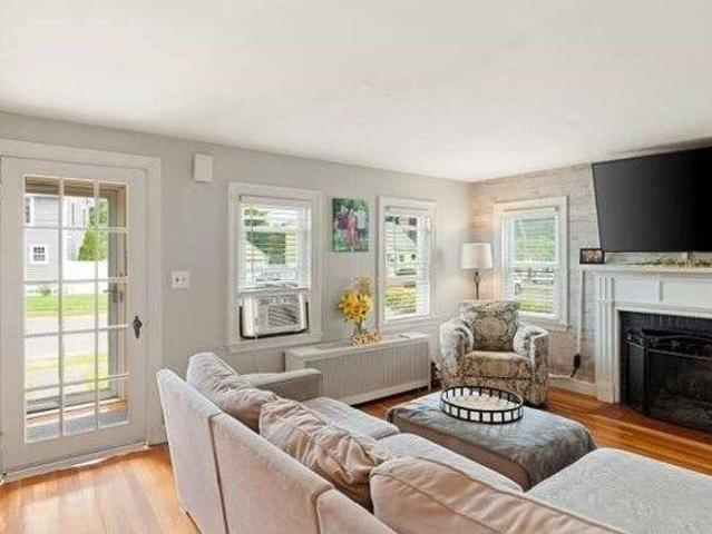 house with 3 bedroom, Saugus MA ES105109345