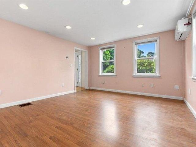 house with 3 bedroom, Saugus MA ES105193495