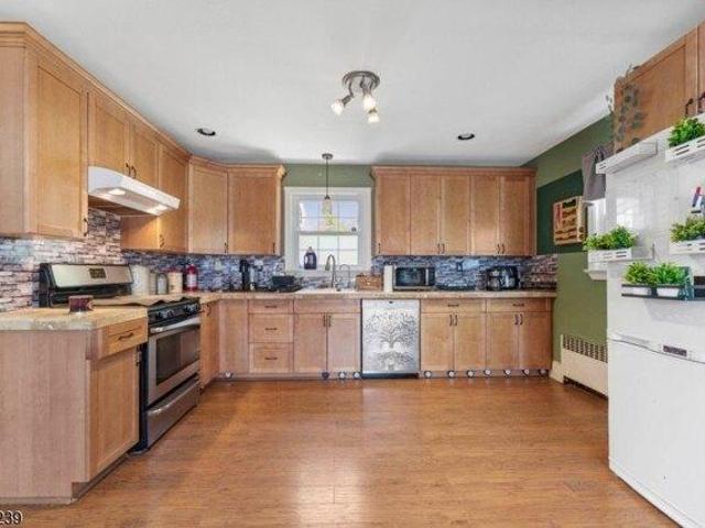 house with 3 bedroom, Sayreville NJ ES105174552