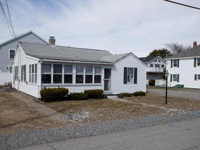 house with 3 bedroom, Seabrook NH DLS101632087