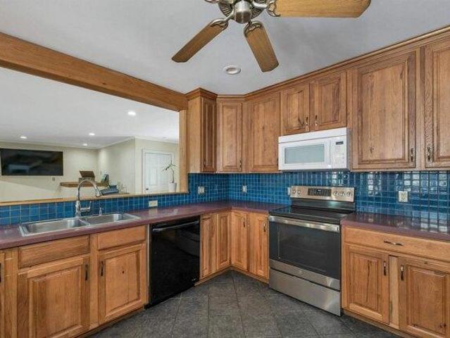 house with 3 bedroom, Seabrook NH DS102632758