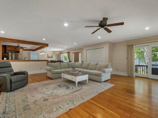 house with 3 bedroom, Seabrook NH ES103500209
