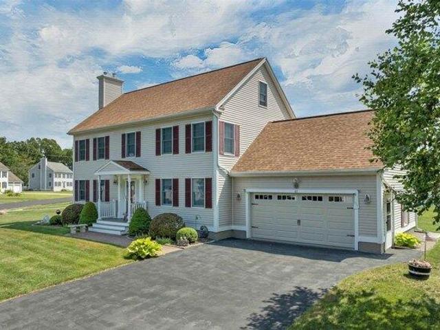 house with 3 bedroom, Seabrook NH ES104869385