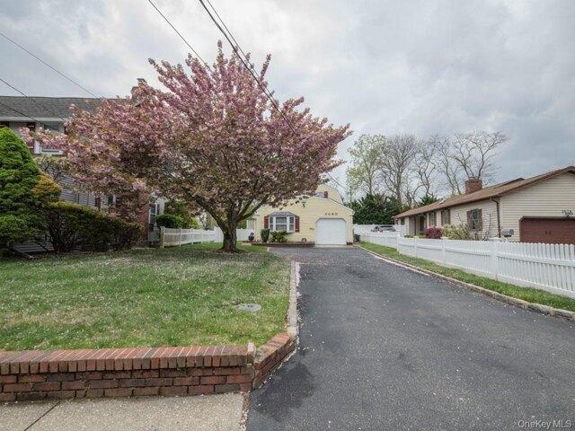 house with 3 bedroom, Seaford NY ES104904358