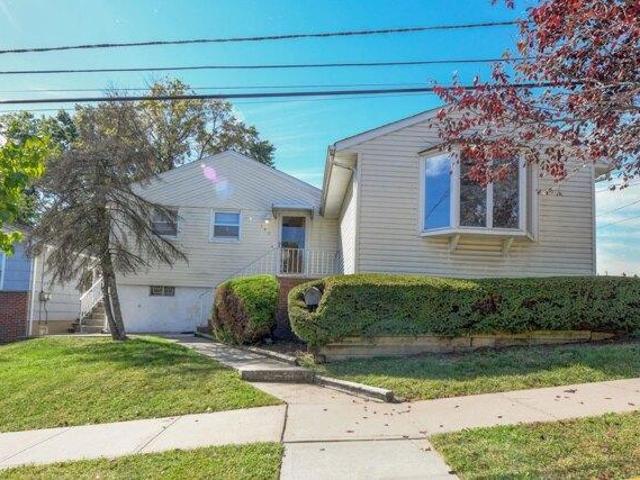 house with 3 bedroom, Secaucus NJ DLS101659287
