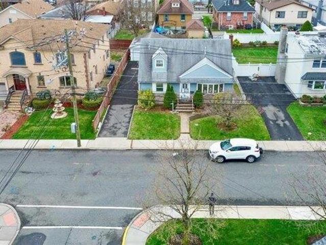 house with 3 bedroom, Secaucus NJ DLS101749279