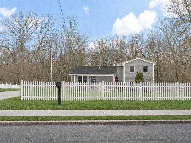 house with 3 bedroom, Seekonk MA DLS102725794