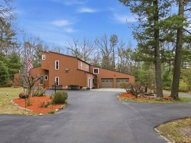 house with 3 bedroom, Seekonk MA DLS103074698