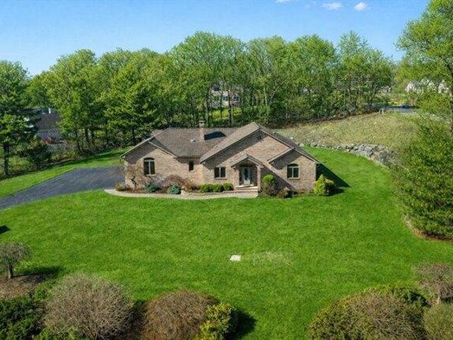 house with 3 bedroom, Seekonk MA DS104263644