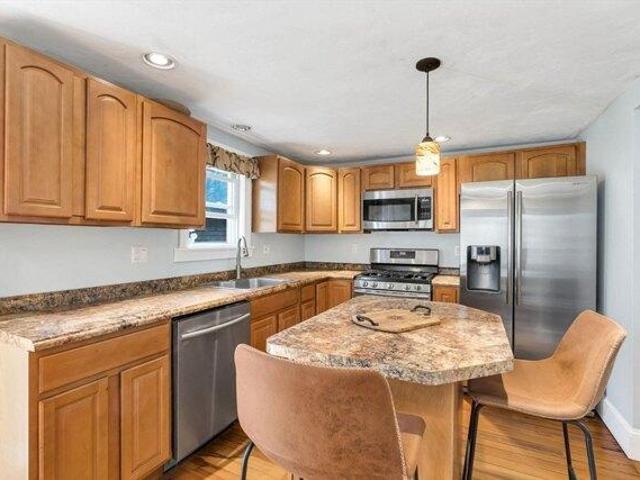 house with 3 bedroom, Seekonk MA DS102560941