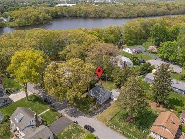 house with 3 bedroom, Seekonk MA DS102776105