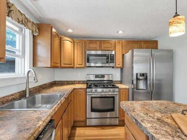 house with 3 bedroom, Seekonk MA ES104042586