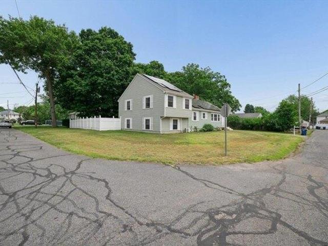 house with 3 bedroom, Seekonk MA ES104042865