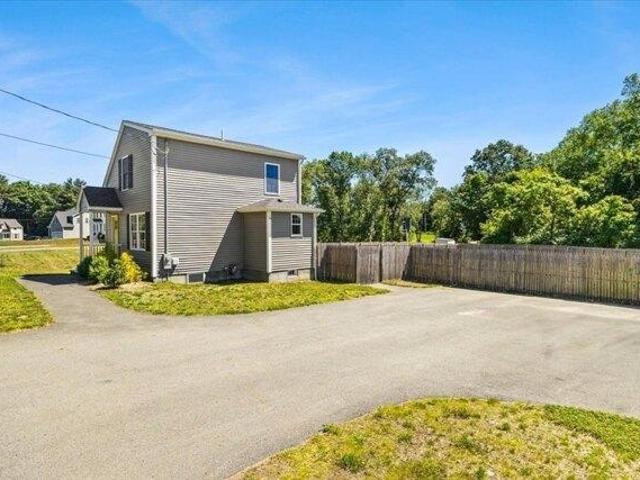 house with 3 bedroom, Seekonk MA ES104152163