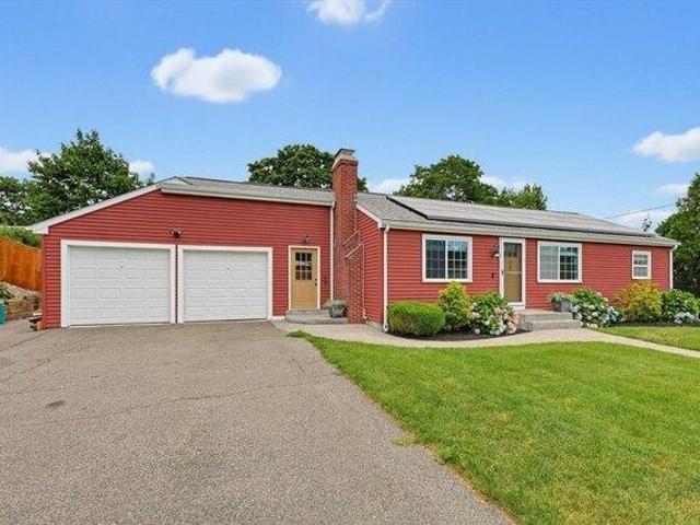 house with 3 bedroom, Seekonk MA ES104807496