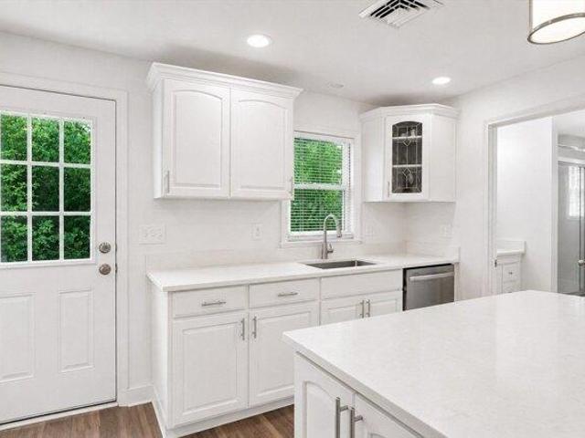 house with 3 bedroom, Seekonk MA ES105080744