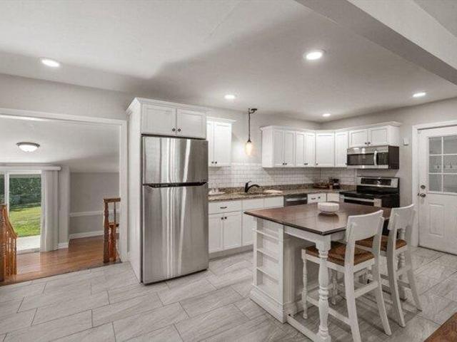 house with 3 bedroom, Seekonk MA ES105231199