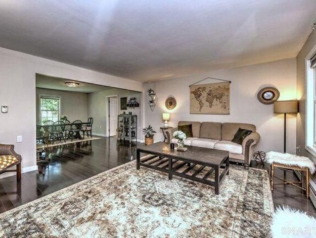 house with 3 bedroom, Seymour CT ES104834558