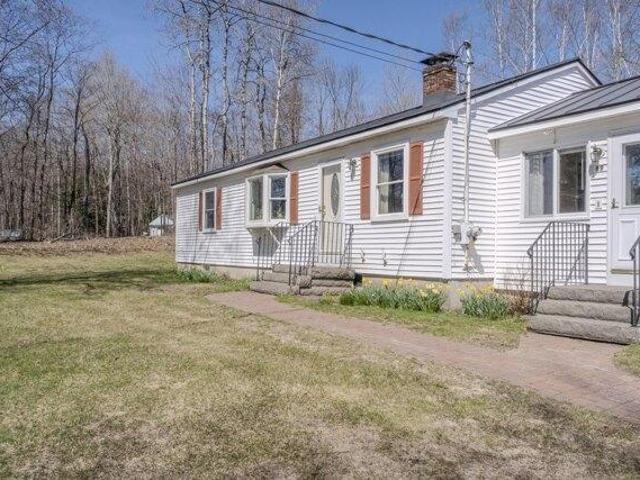 house with 3 bedroom, Skowhegan ME ES103073258