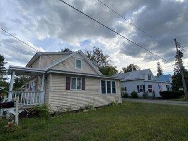house with 3 bedroom, Skowhegan ME ES103101354