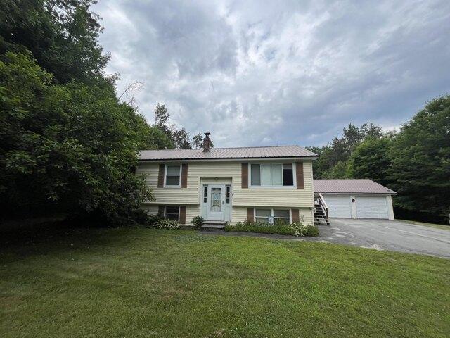 house with 3 bedroom, Skowhegan ME ES104295555