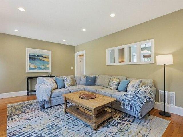 house with 3 bedroom, Sharon MA ES102824427
