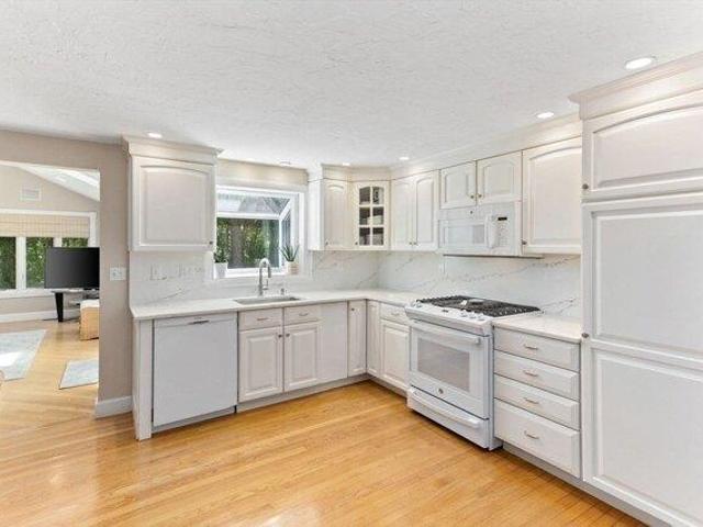 house with 3 bedroom, Sharon MA ES103495908