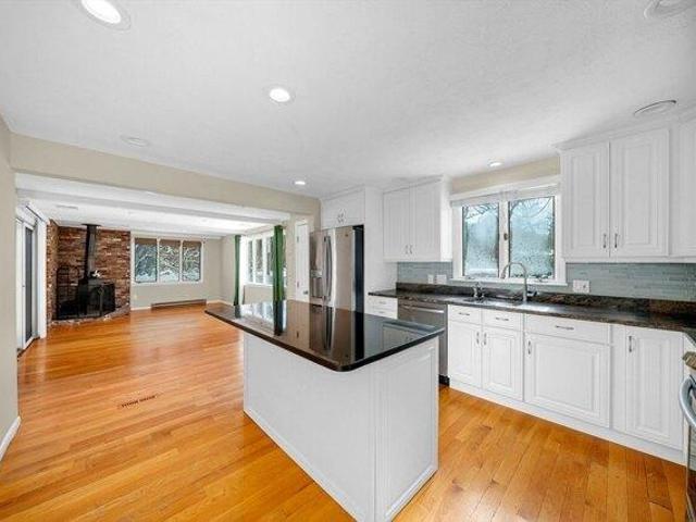 house with 3 bedroom, Sharon MA ES104605835