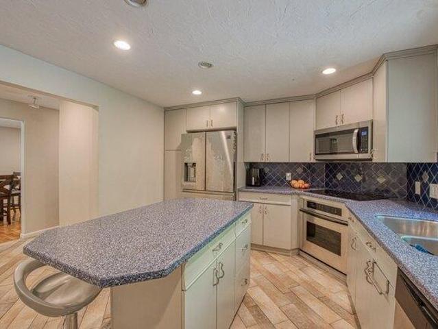 house with 3 bedroom, Sharon MA ES105440420
