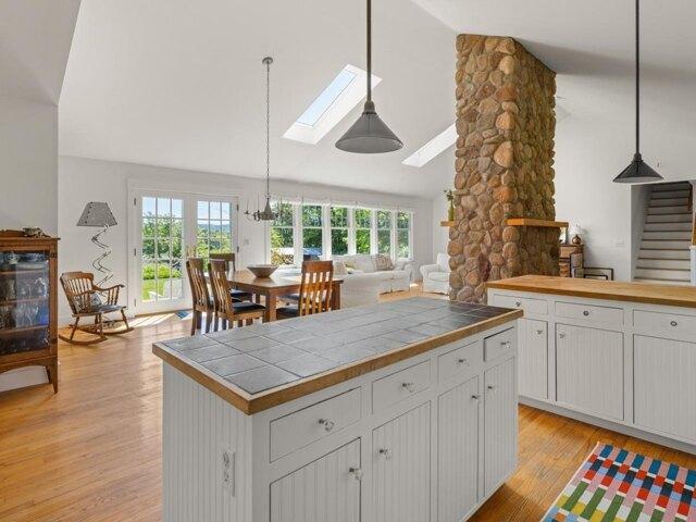 house with 3 bedroom, Shelburne VT ES103969937