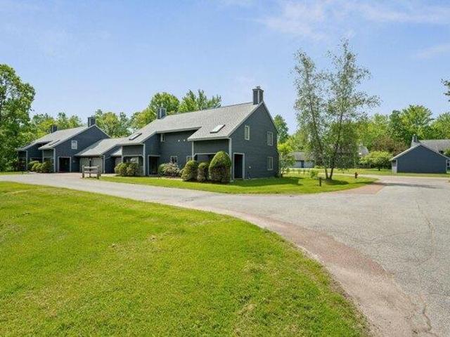 house with 3 bedroom, Shelburne VT ES103187839