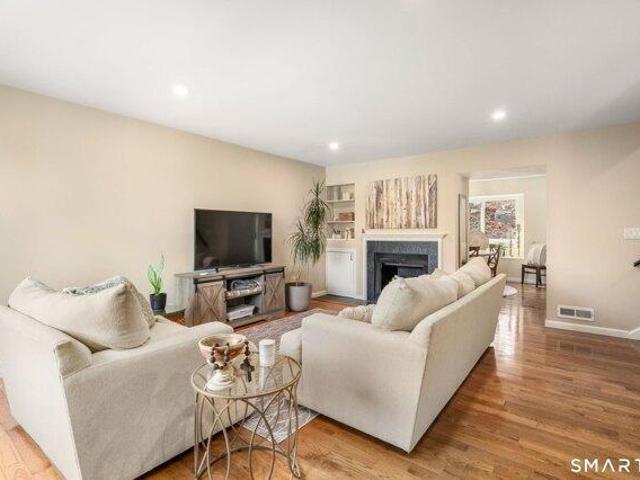 house with 3 bedroom, Shelton CT DLS102026574