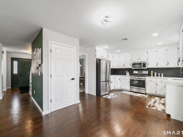 house with 3 bedroom, Shelton CT DLS102344401