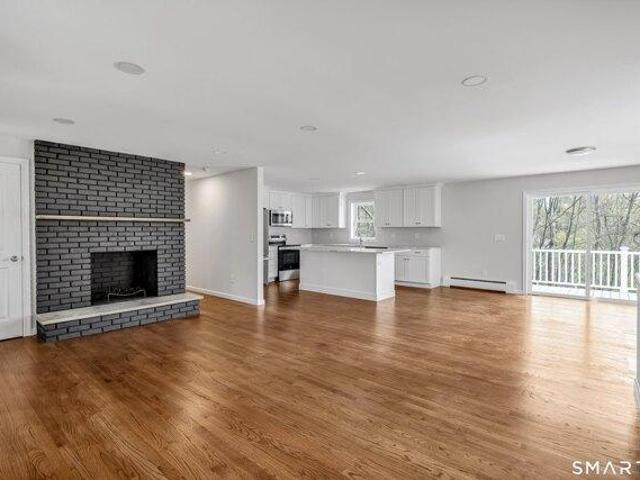house with 3 bedroom, Shelton CT DLS102780174