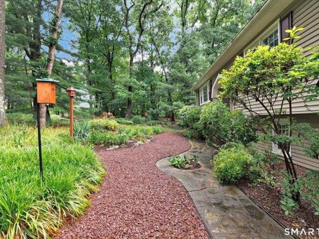 house with 3 bedroom, Shelton CT DS104076073
