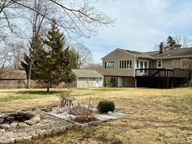 house with 3 bedroom, Shelton CT DS102218273