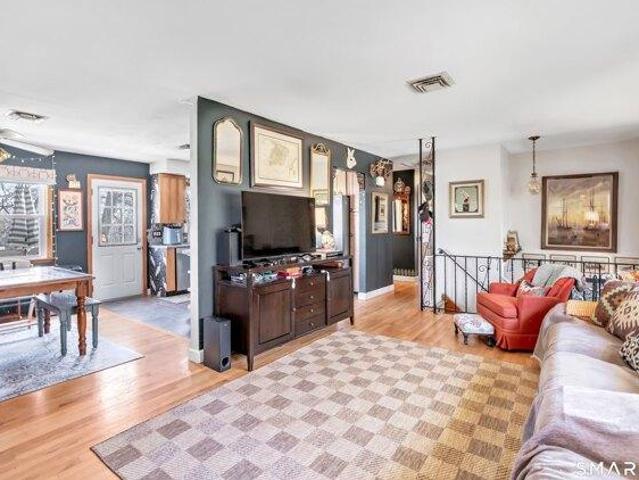 house with 3 bedroom, Shelton CT DS102761253