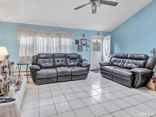 house with 3 bedroom, Shelton CT DS103184927
