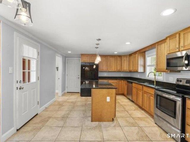 house with 3 bedroom, Shelton CT ES104330410