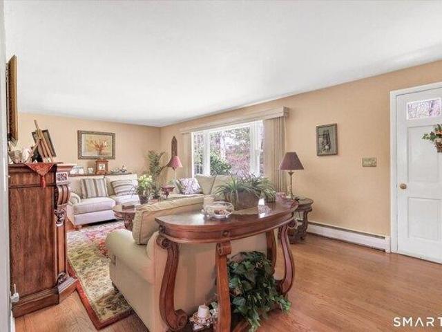 house with 3 bedroom, Shelton CT ES104809684