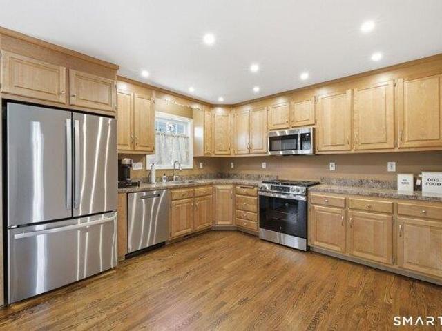 house with 3 bedroom, Shelton CT ES104809906